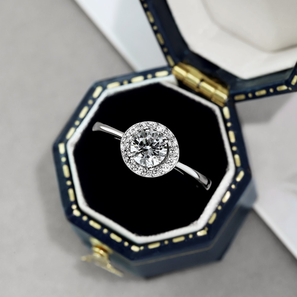 Round Halo Diamond Simulants Engagement Ring – QNORA™